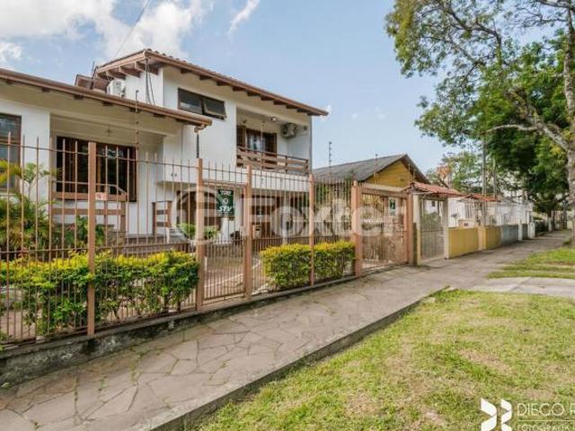 Casa, 4 dormitórios, 270 m², em Vila Ipiranga