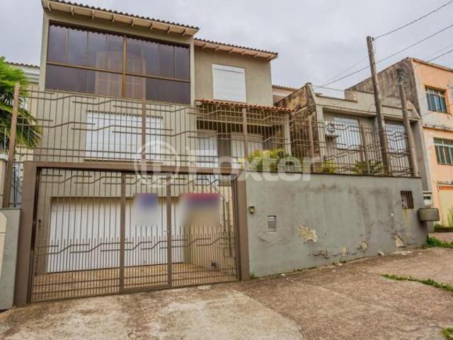 Casa, 4 dormitórios, 270.42 m², em Morro Santana