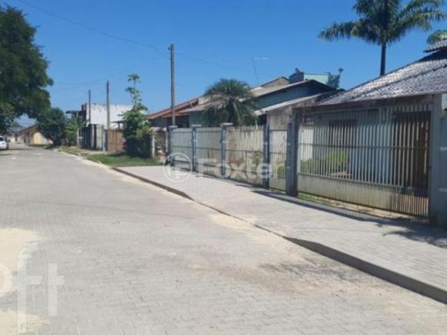 Casa, 4 dormitórios, 288.84 m², em Feitoria