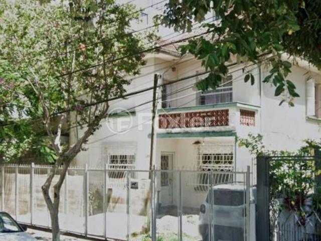 Casa, 4 dormitórios, 280 m², em Menino Deus