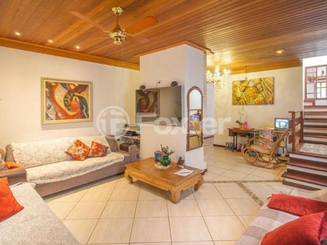 Casa, 4 dormitórios, 280 m², em Rio Branco
