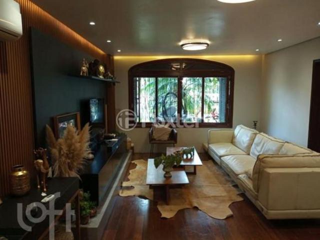 Casa, 4 dormitórios, 296.08 m², em Três Figueiras