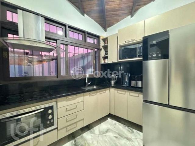 Casa, 4 dormitórios, 293 m², em Igara