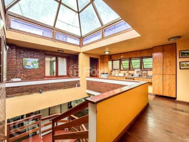 Casa, 4 dormitórios, 300 m², em Medianeira