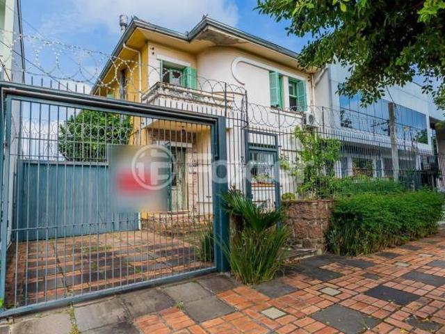 Casa, 4 dormitórios, 300 m², em São Geraldo