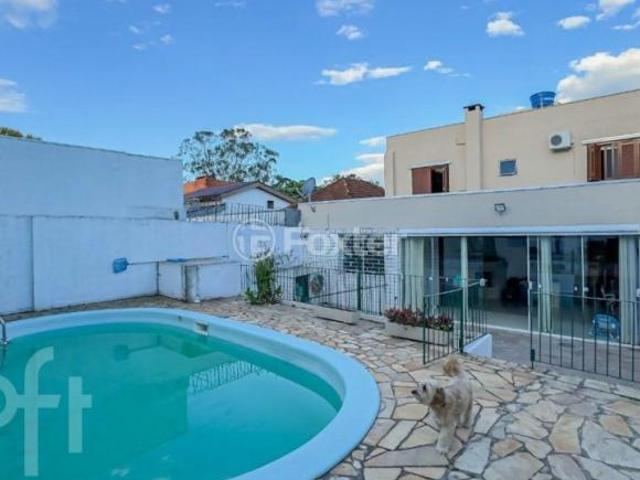 Casa, 4 dormitórios, 310 m², em Passo da Areia