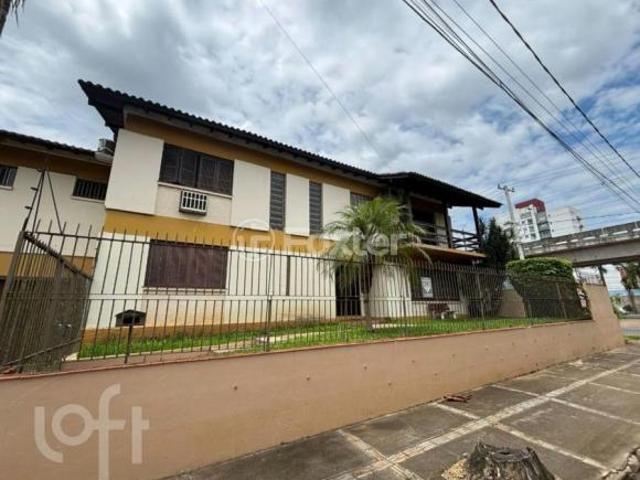 Casa, 4 dormitórios, 312.41 m², em São José