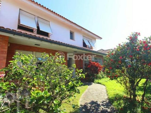Casa, 4 dormitórios, 320 m², em Menino Deus