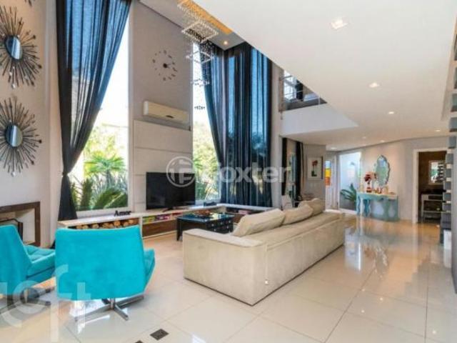 Casa, 4 dormitórios, 334 m², em Distrito Industrial