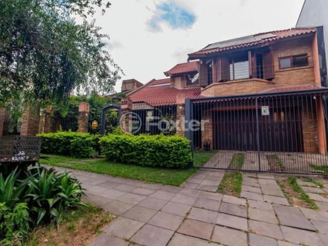 Casa, 4 dormitórios, 335 m², em Vila Jardim