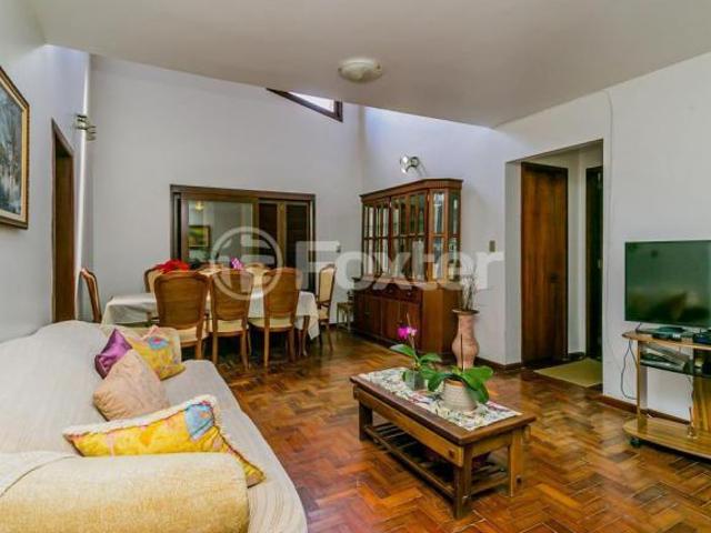 Casa, 4 dormitórios, 348.18 m², em Partenon