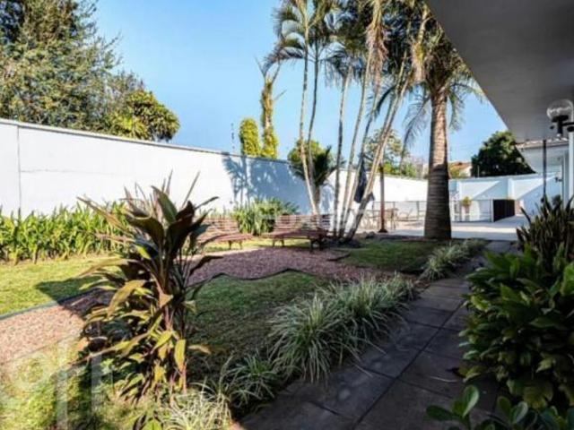 Casa, 4 dormitórios, 354.24 m², em Scharlau