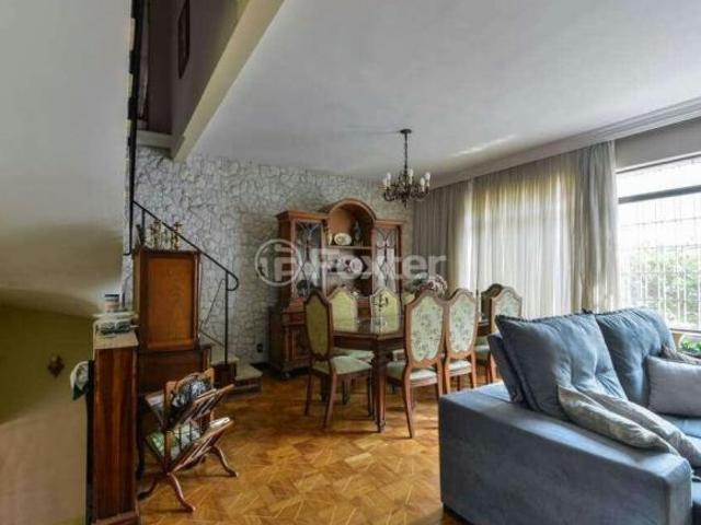 Casa, 4 dormitórios, 350 m², em Jardim da Glória