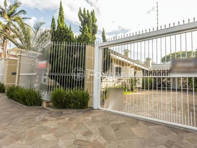 Casa, 4 dormitórios, 350 m², em São Sebastião