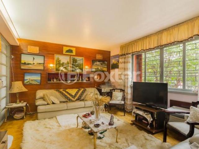 Casa, 4 dormitórios, 350 m², em Petrópolis