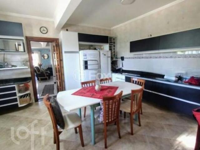 Casa, 4 dormitórios, 360 m², em Teresópolis