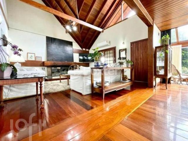 Casa, 4 dormitórios, 360.79 m², em Vila Suzana