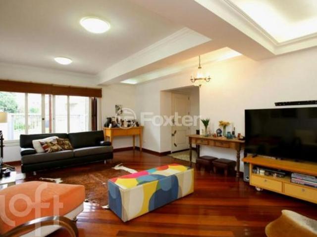 Casa, 4 dormitórios, 363.7 m², em Três Figueiras