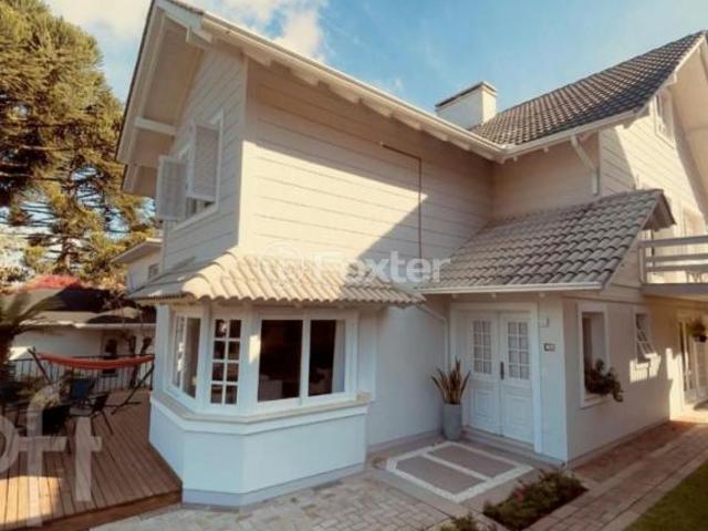 Casa, 4 dormitórios, 372 m², em Santa Terezinha