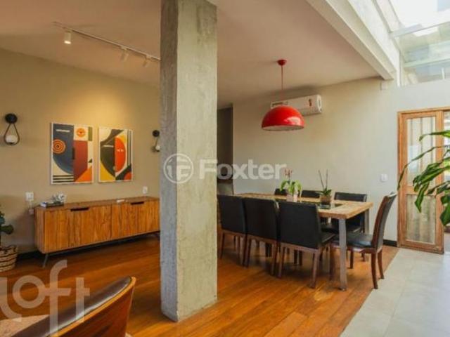 Casa, 4 dormitórios, 390 m², em Três Figueiras