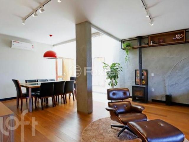 Casa, 4 dormitórios, 390 m², em Três Figueiras