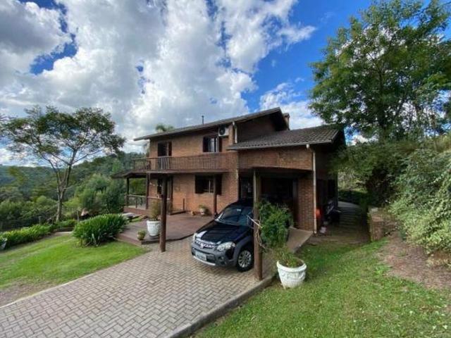 CASA 4 DORMITÓRIOS