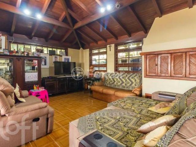 Casa, 4 dormitórios, 400 m², em Teresópolis