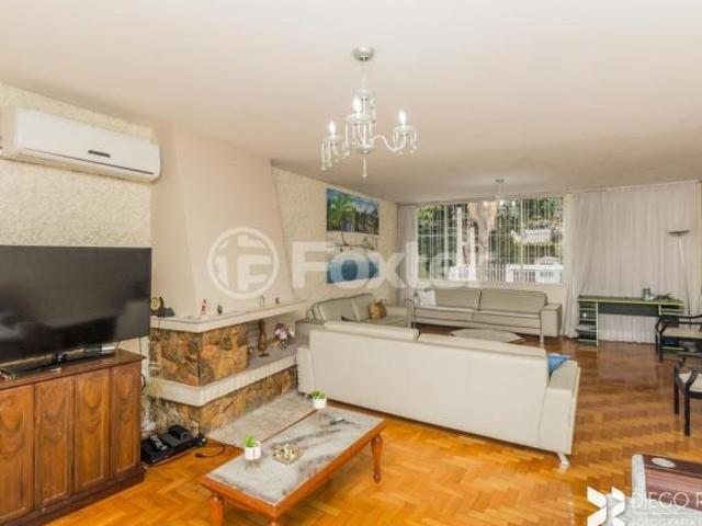 Casa, 4 dormitórios, 400 m², em Três Figueiras