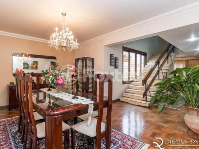 Casa, 4 dormitórios, 400 m², em Três Figueiras