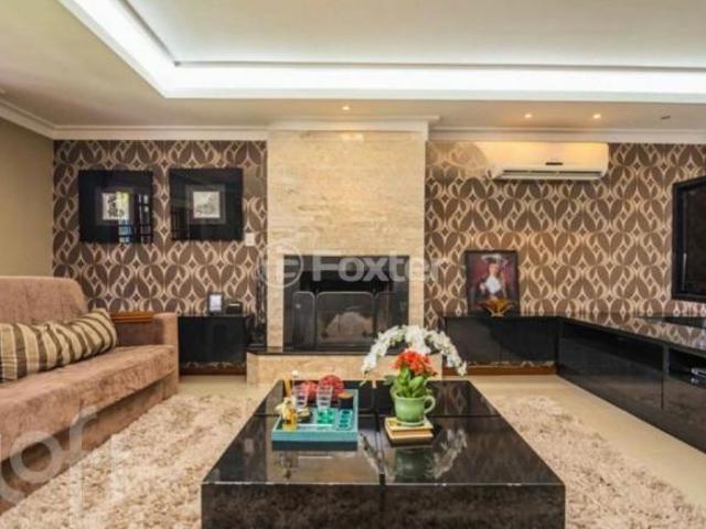 Casa, 4 dormitórios, 411.72 m², em Cristo Rei
