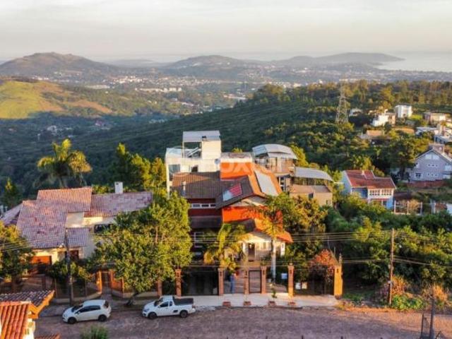 Casa, 4 dormitórios, 440 m², em Teresópolis