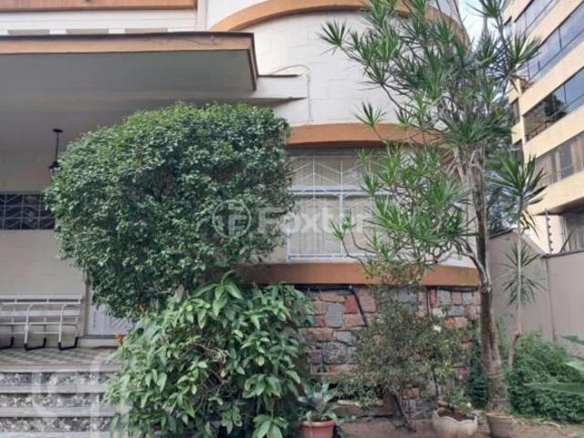 Casa, 4 dormitórios, 470 m², em Farroupilha