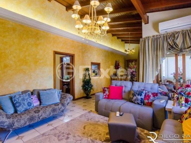 Casa, 4 dormitórios, 518.82 m², em Partenon