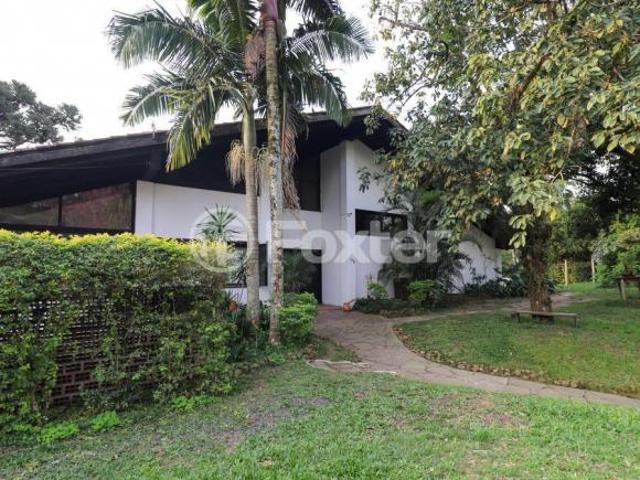 Casa, 4 dormitórios, 523 m², em Tristeza