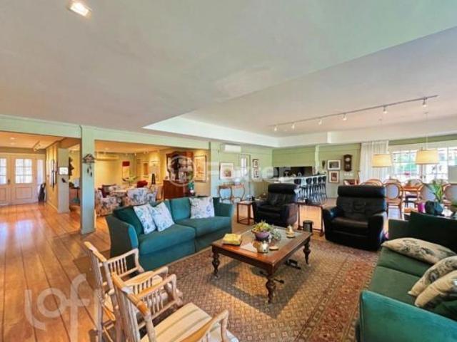 Casa, 4 dormitórios, 533.18 m², em Chapéu do Sol