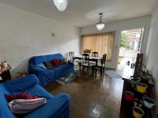 Casa 4 dormitórios
