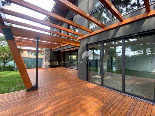 CASA 4 DORMITÓRIOS