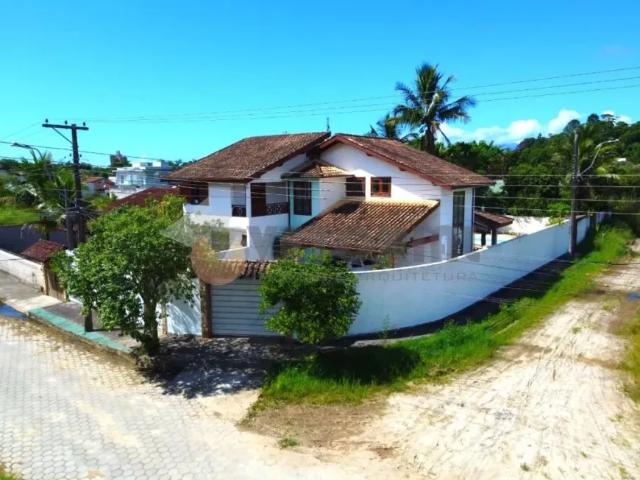 Casa 4 Dormitórios com Piscina Próximo a Praia, Capricórnio, Caraguatatuba SP