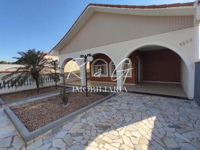 Casa 4 dormitórios com piscina Vila Estela São Pedro/SP