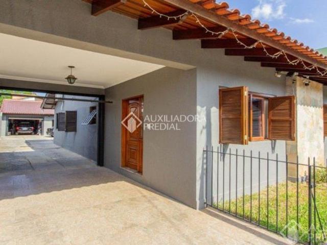 Casa 4 dormitórios com suíte
