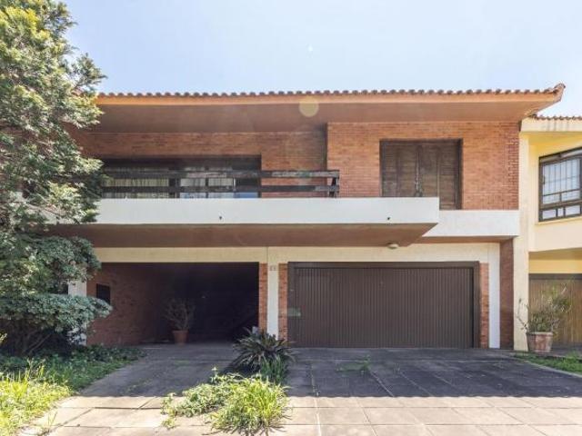 Casa 4 Dormitórios com 459m² no Bairro Cristal – Uso Residencial ou Comercial