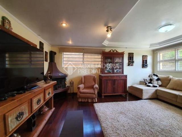 Casa 4 dormitórios à venda em Guaíba
