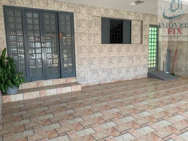 Casa 4 dormitórios á venda no centro de Campo Limpo Paulista !