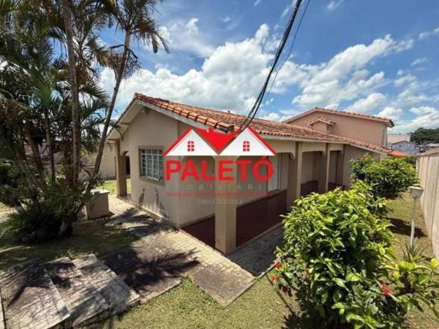 Casa 4 dormitórios a venda no melhor bairro da cidade de Porangaba interior de SP