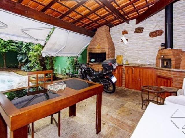 CASA 4 DORMITÓRIOS ALTO DE PINHEIROS