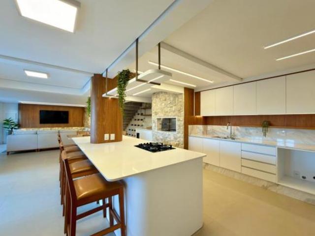 Casa 4 Dormitórios Bairro Atlantida
