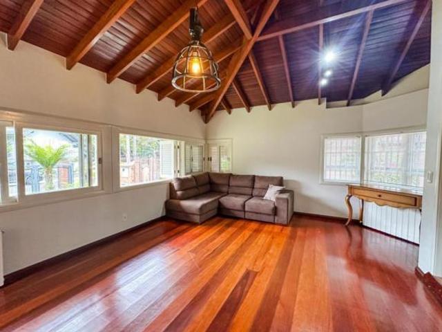 Casa 4 Dormitórios Bairro Lago Negro