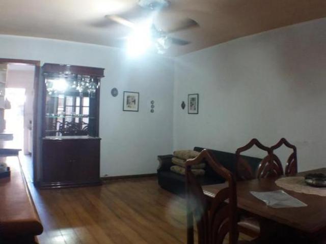 Casa 4 dormitórios e loja na Cidade Baixa