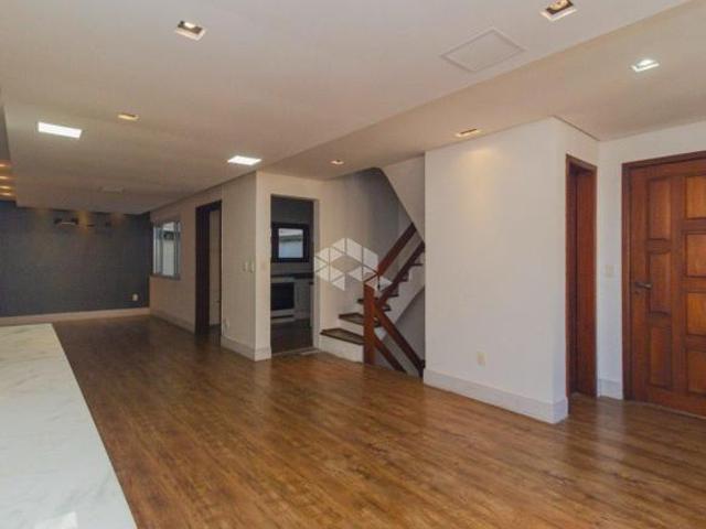 CASA 4 DORMITORIOS EM CONDOMINIO