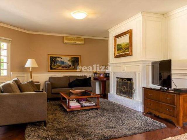 CASA 4 DORMITÓRIOS EM GRAMADO